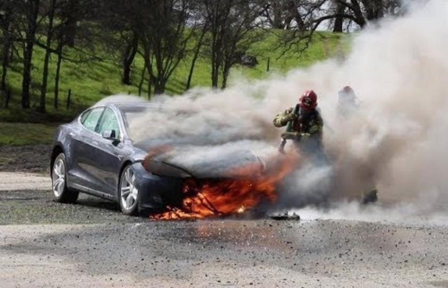 Navigating Electric Vehicle Fires: Essential Safety Insights for Your Awareness - ArabGT