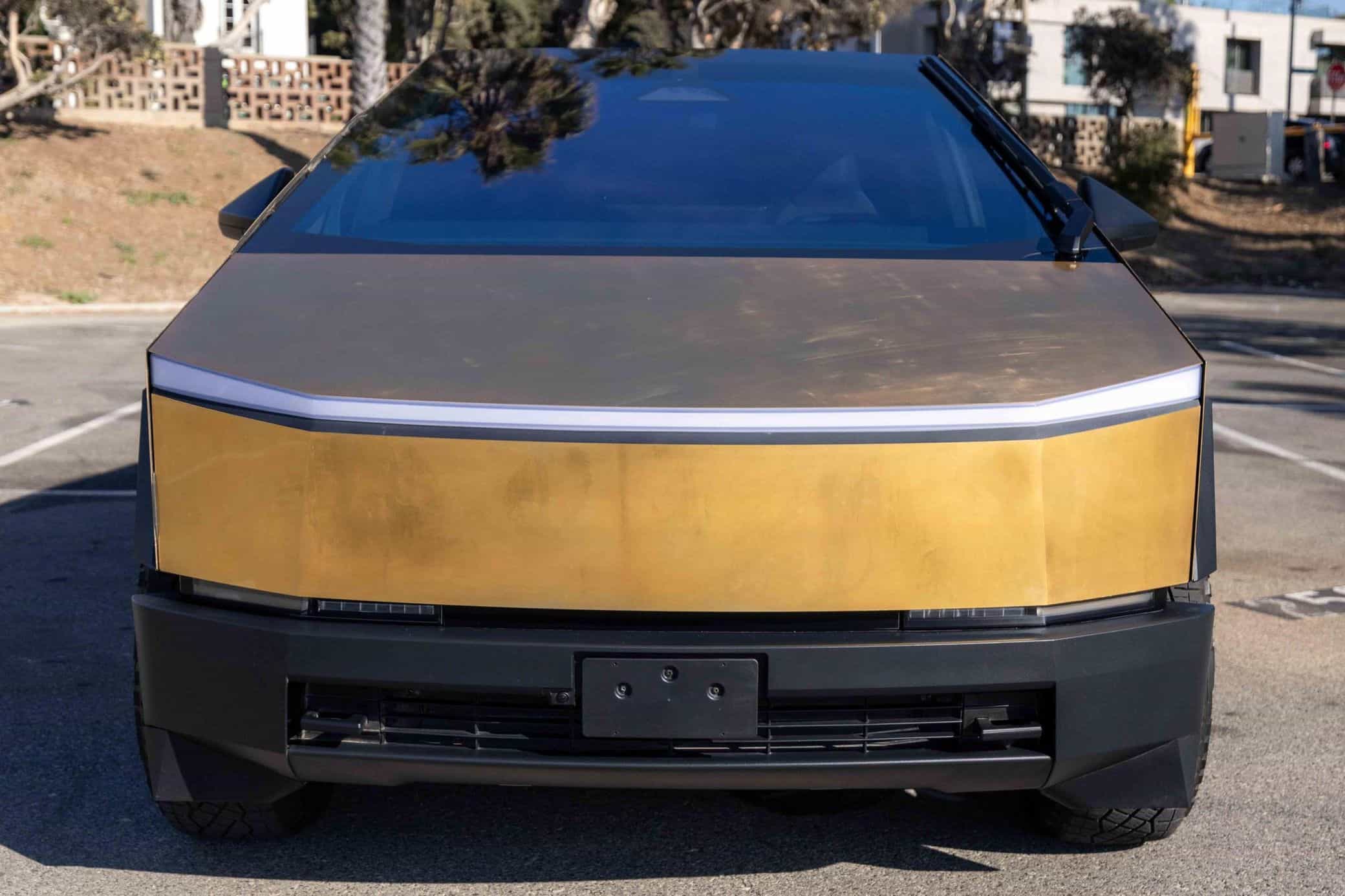 Introducing the First Golden Tesla Cybertruck Plated in 24-Karat Gold ...
