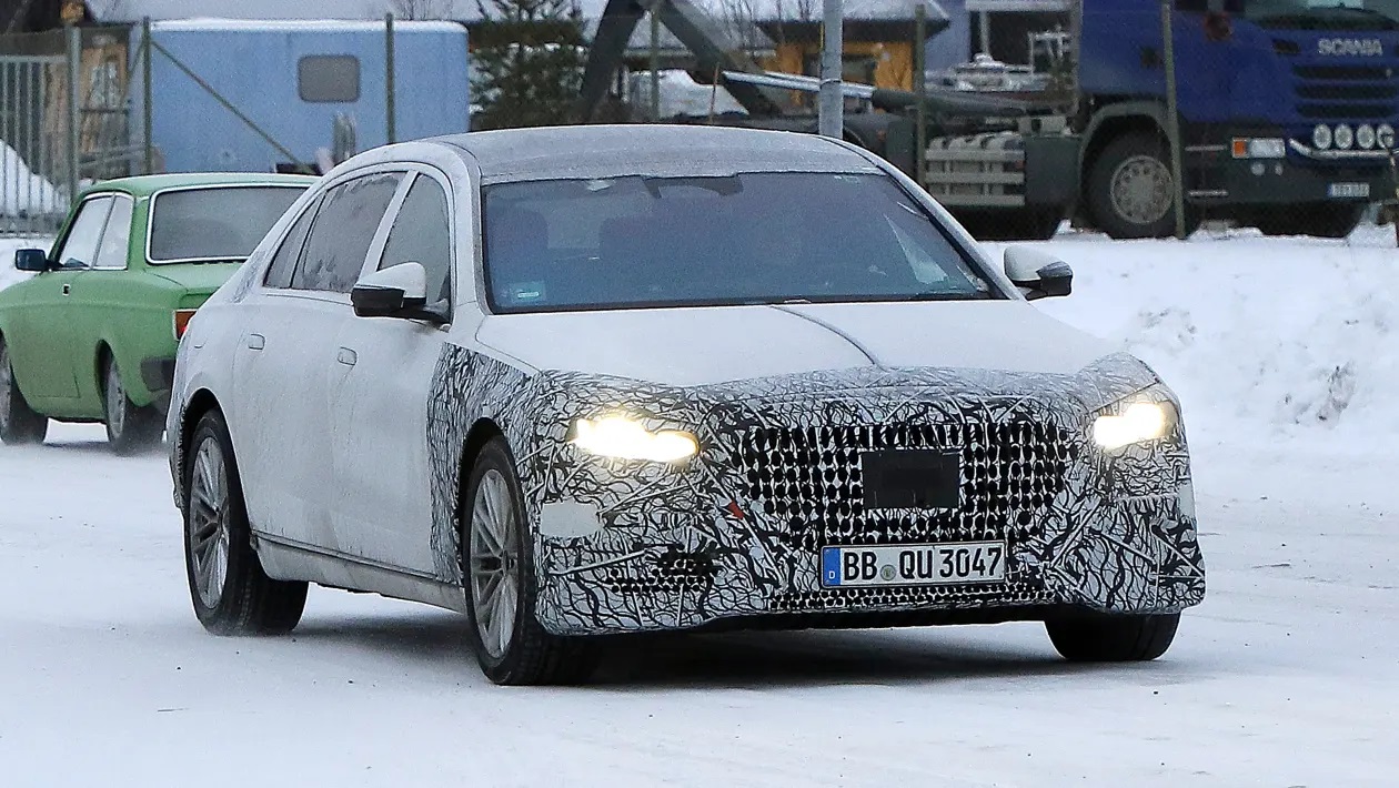 2026 Mercedes-Maybach S-Class Spotted in Initial Spy Shots - ArabGT