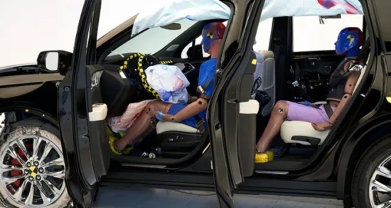 The Safest Large SUVs You Can Buy in 2025 - ArabGT