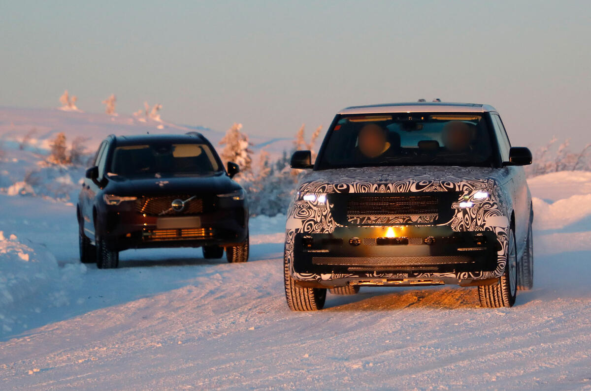 2027 Range Rover Facelift Spotted Ahead Of Official Debut - ArabGT